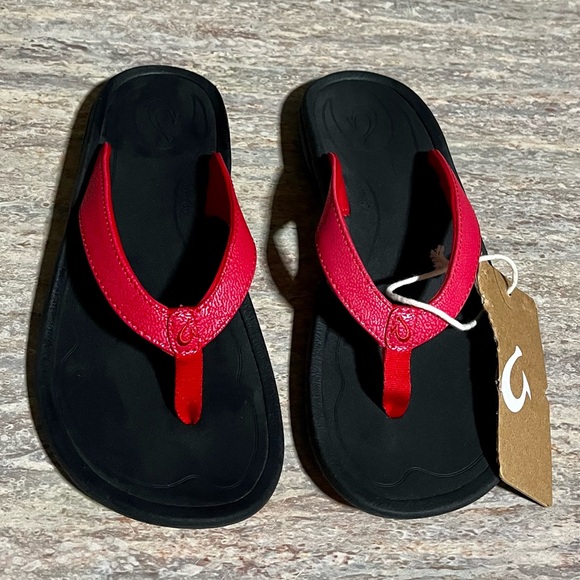 OluKai | Shoes | Nwt Olukai Kulapa Kai Thong Red And Black Sandals ...